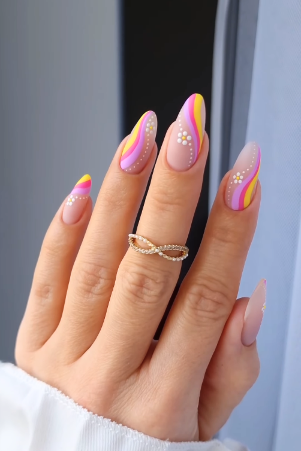 20 Nail Inspirations for 2025 - Scan to Talk