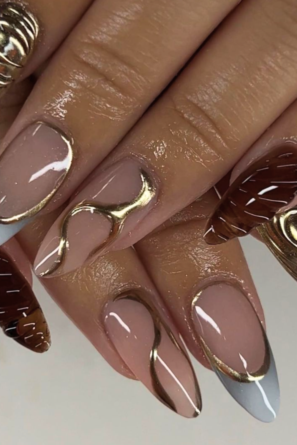 11 Perfect Cute Short Nail Sets - Scan to Talk