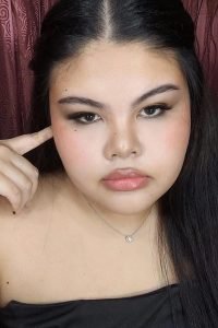 14 Round Face Makeup Looks [Best to Copy] - Scan to Talk