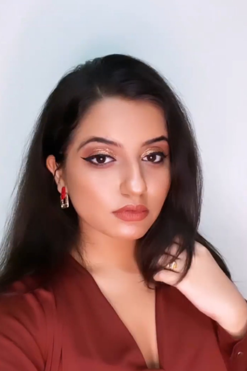 14 Round Face Makeup Looks [Best to Copy] - Scan to Talk