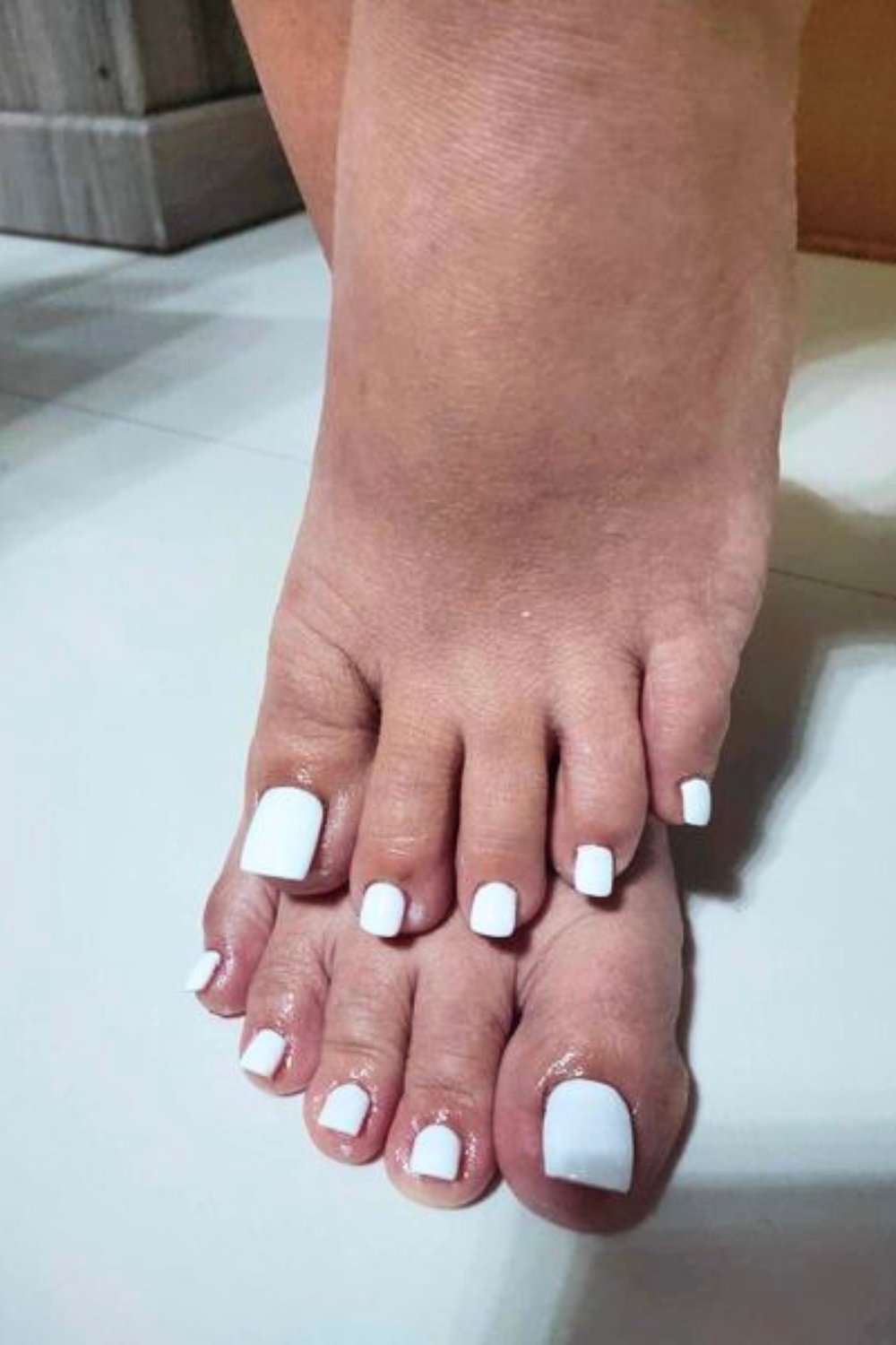 25 White Toe Nail [Ultimate Designs] For 2025 - Scan to Talk