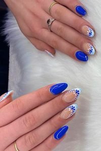 24 Greek Nails Designs Must Try in 2025 - Scan to Talk
