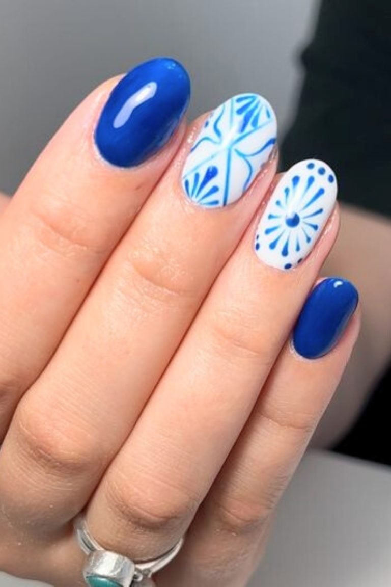 24 Greek Nails Designs Must Try in 2025 - Scan to Talk