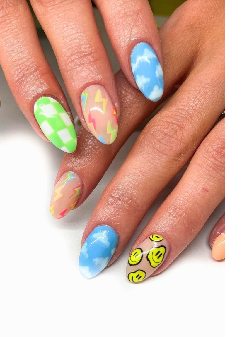32 Cute Funky Nails - Scan to Talk