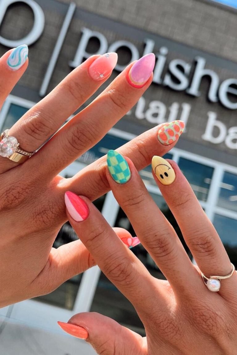 32 Cute Funky Nails - Scan to Talk