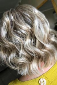 40 Wavy Bob Haircut Ideas for Every Age 2025 - Scan to Talk
