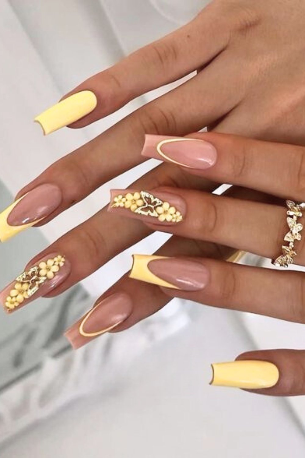 35 Yellow Nails - Easy Designs to Copy in 2025 - Scan to Talk