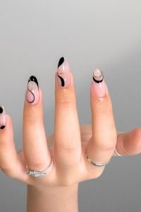 25 Black Swirl Nails – Scan to Talk