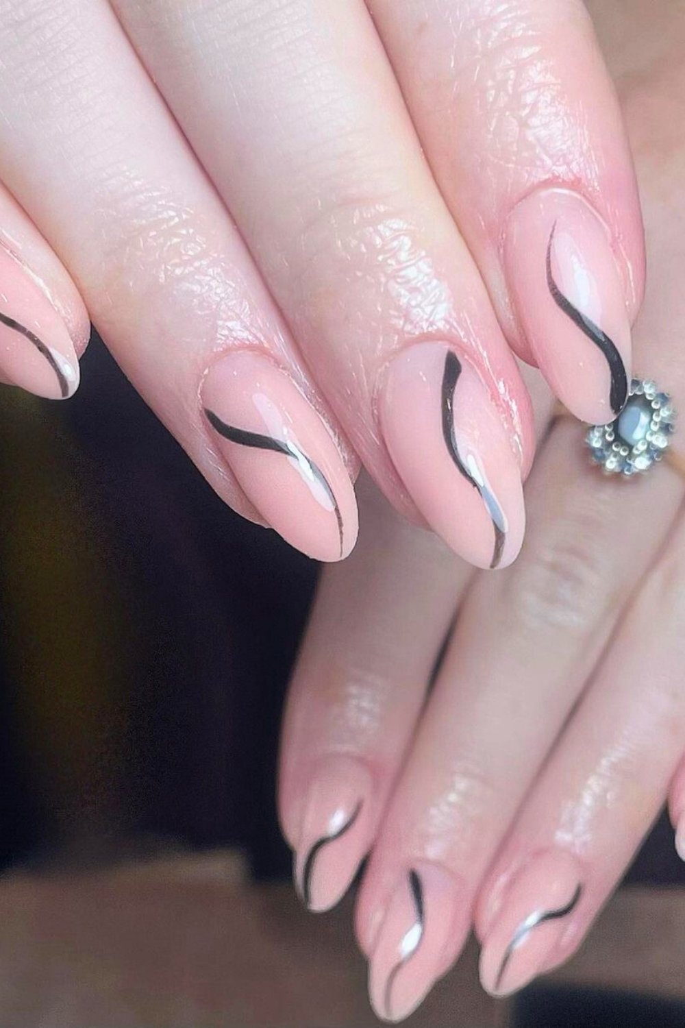 25 Black Swirl Nails - Scan to Talk