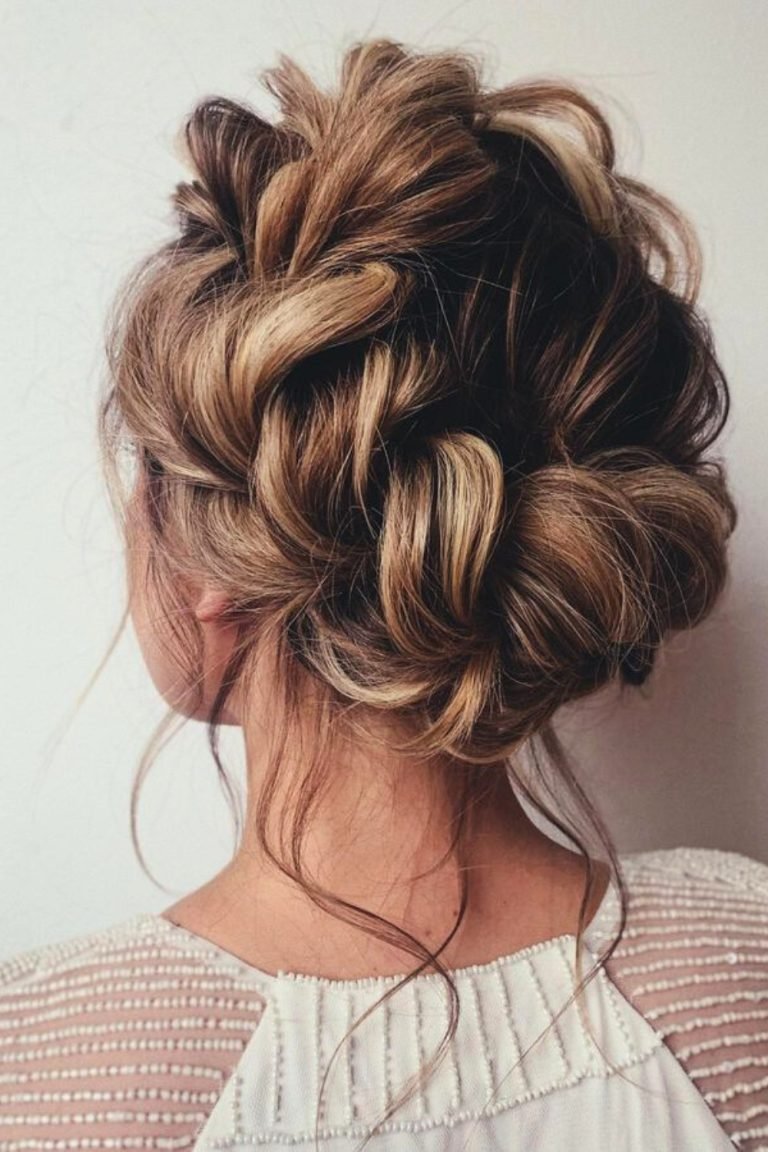 35 Braided Crown Hairstyles - Scan to Talk