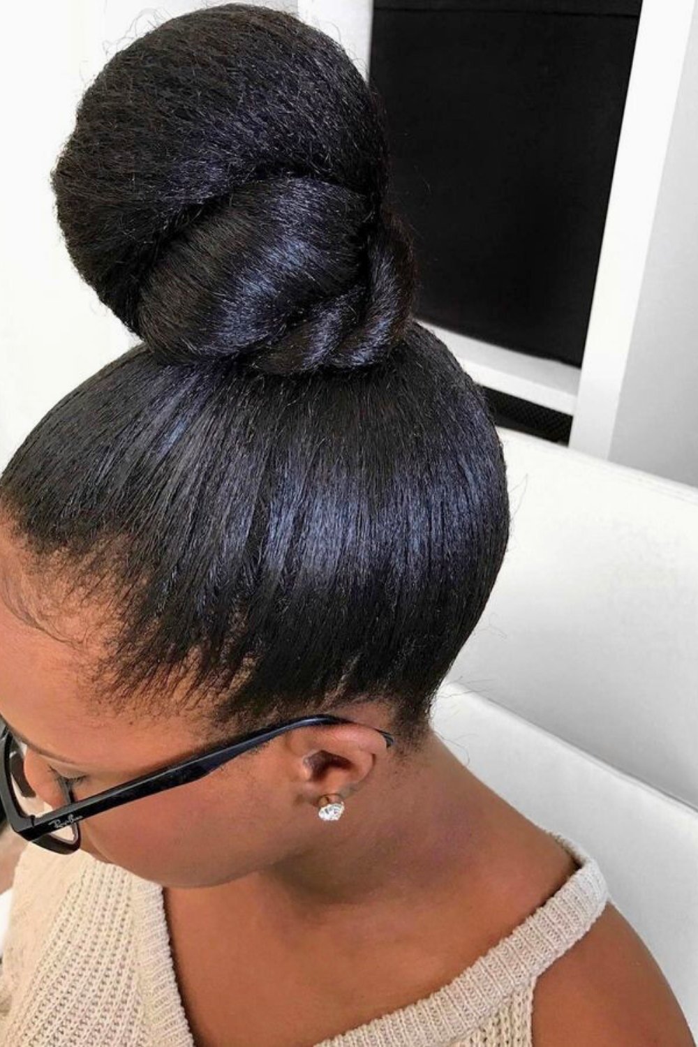 40 Top Knot Hairstyles - Scan to Talk