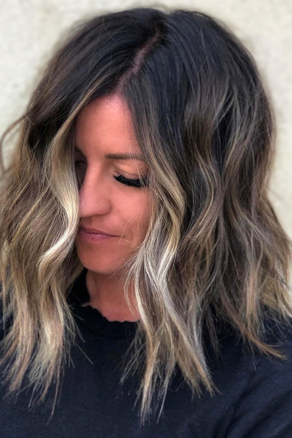 51 Textured Lob Hairstyle Ideas to Copy in 2025 - Scan to Talk