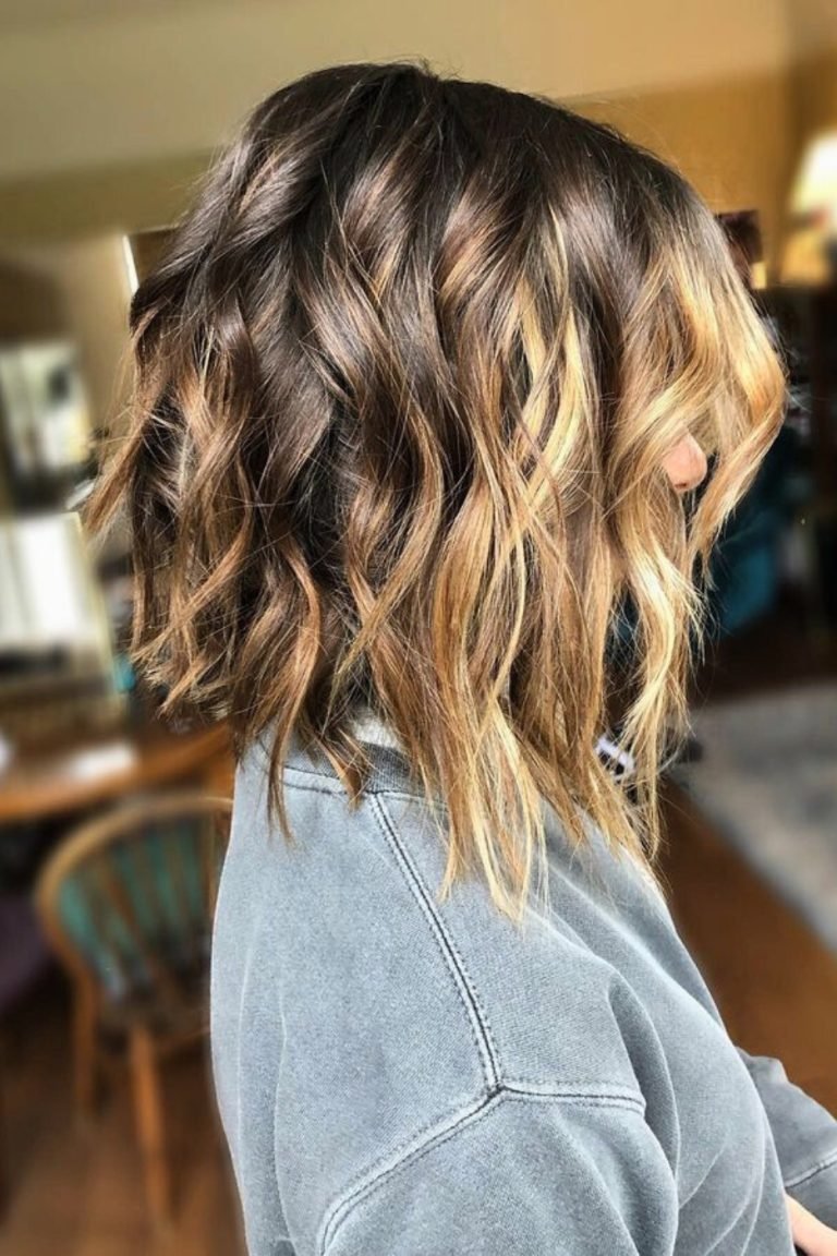 51 Textured Lob Hairstyle Ideas to Copy in 2025 - Scan to Talk