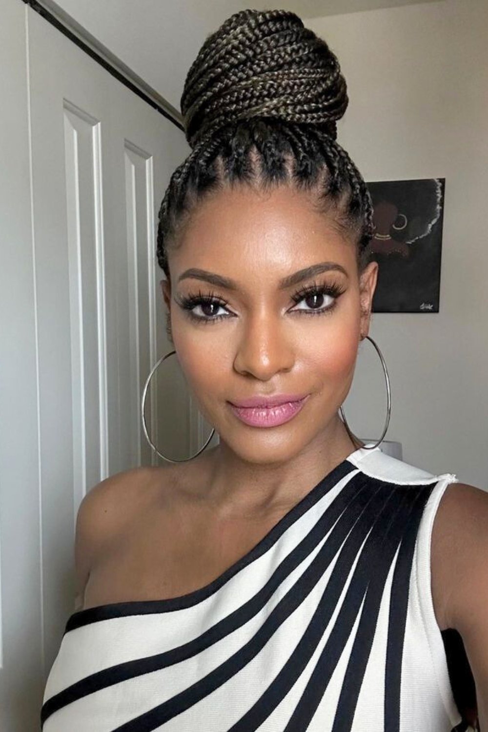 50 High Bun Hairstyles You Never See Before - Scan to Talk