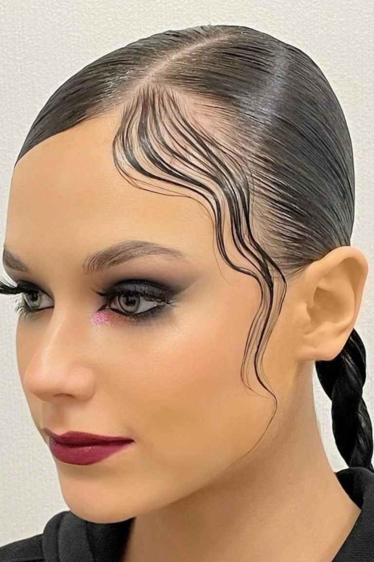 35 Side Part Hairstyles - Scan to Talk