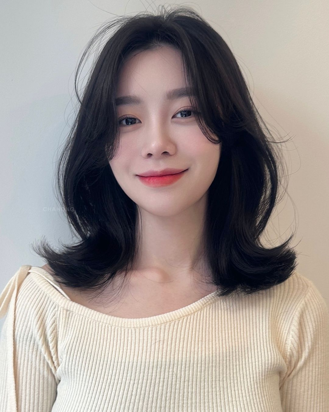 36 Korean Hairstyles For Women to Try in 2025 - Scan to Talk