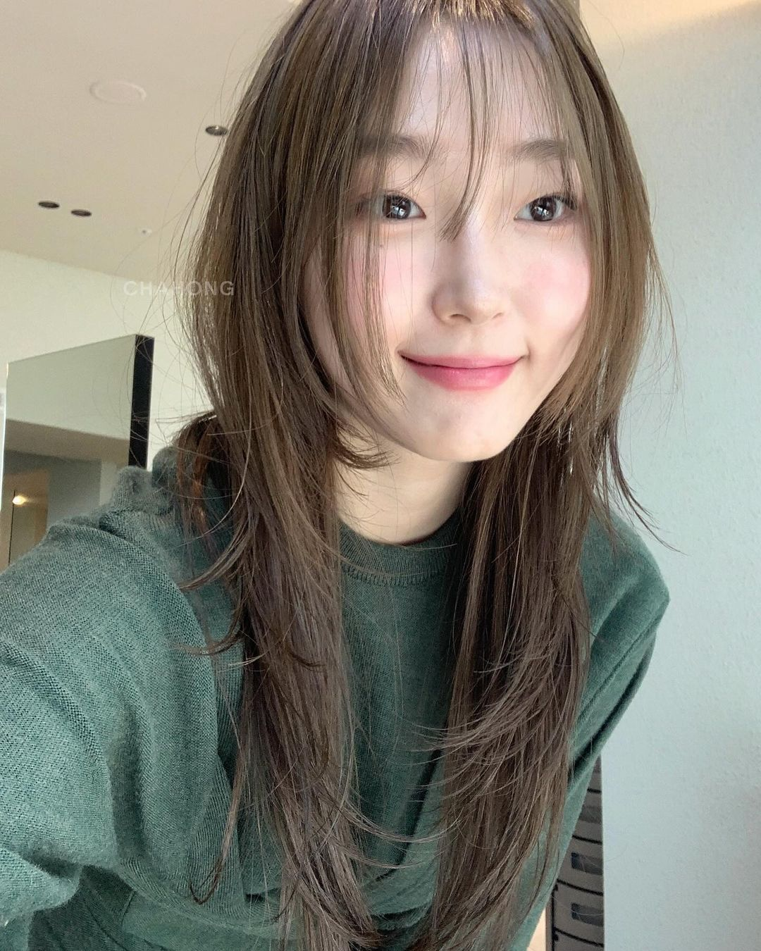 36 Korean Hairstyles For Women to Try in 2025 - Scan to Talk