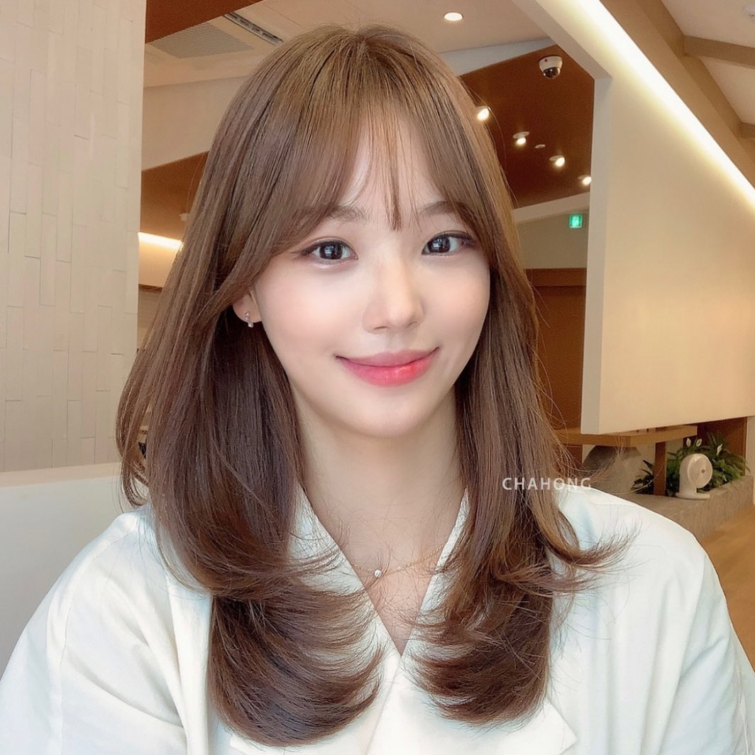 36 Korean Hairstyles For Women to Try in 2025 - Scan to Talk