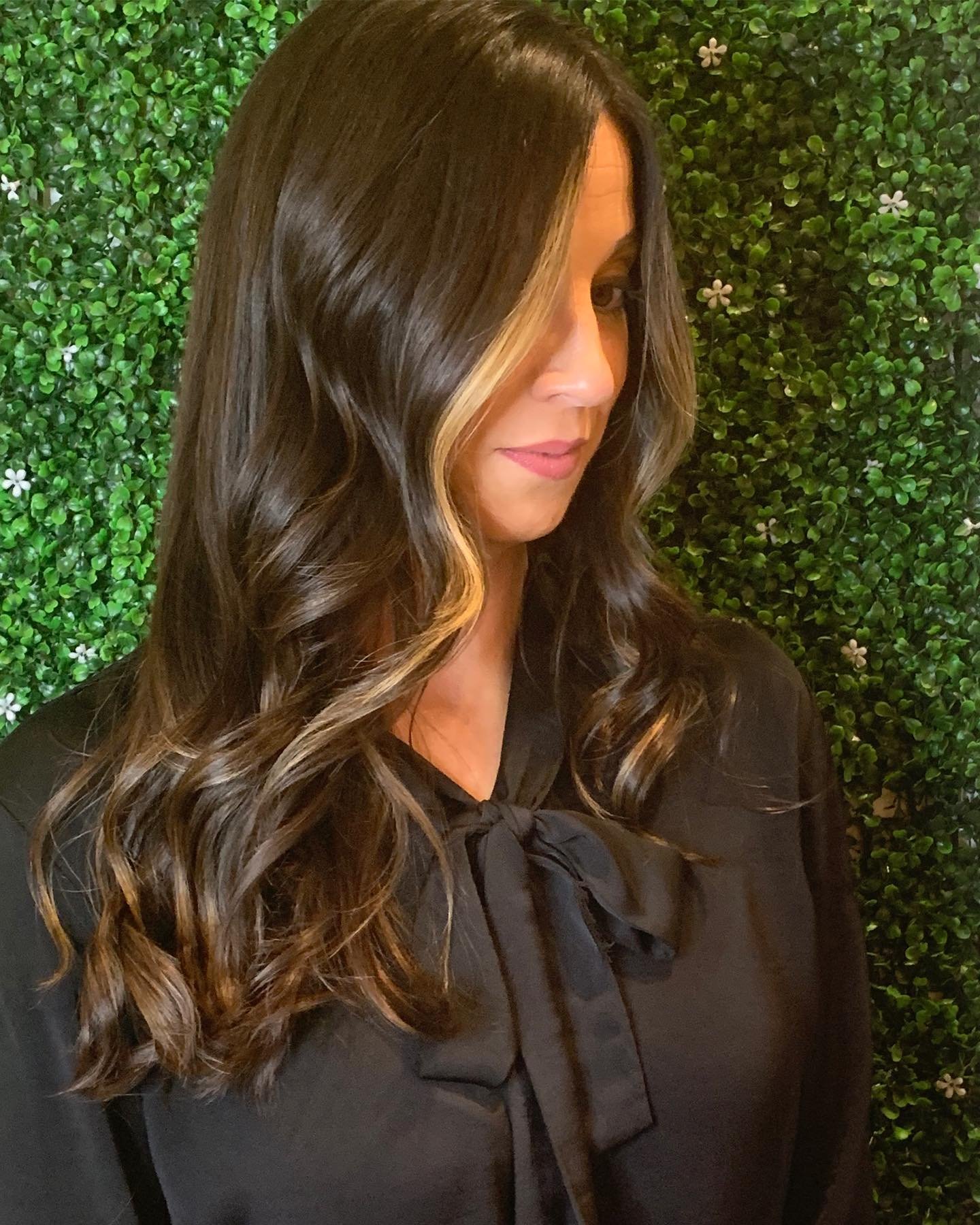 28 Modern Haircuts For Women 2025 - Scan to Talk