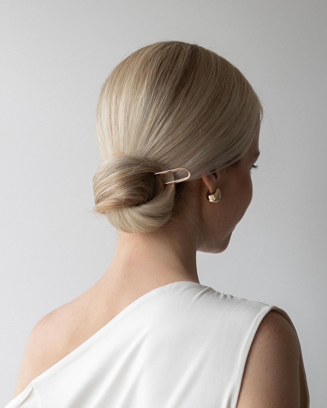 14 French Pin Hairstyles - Scan to Talk