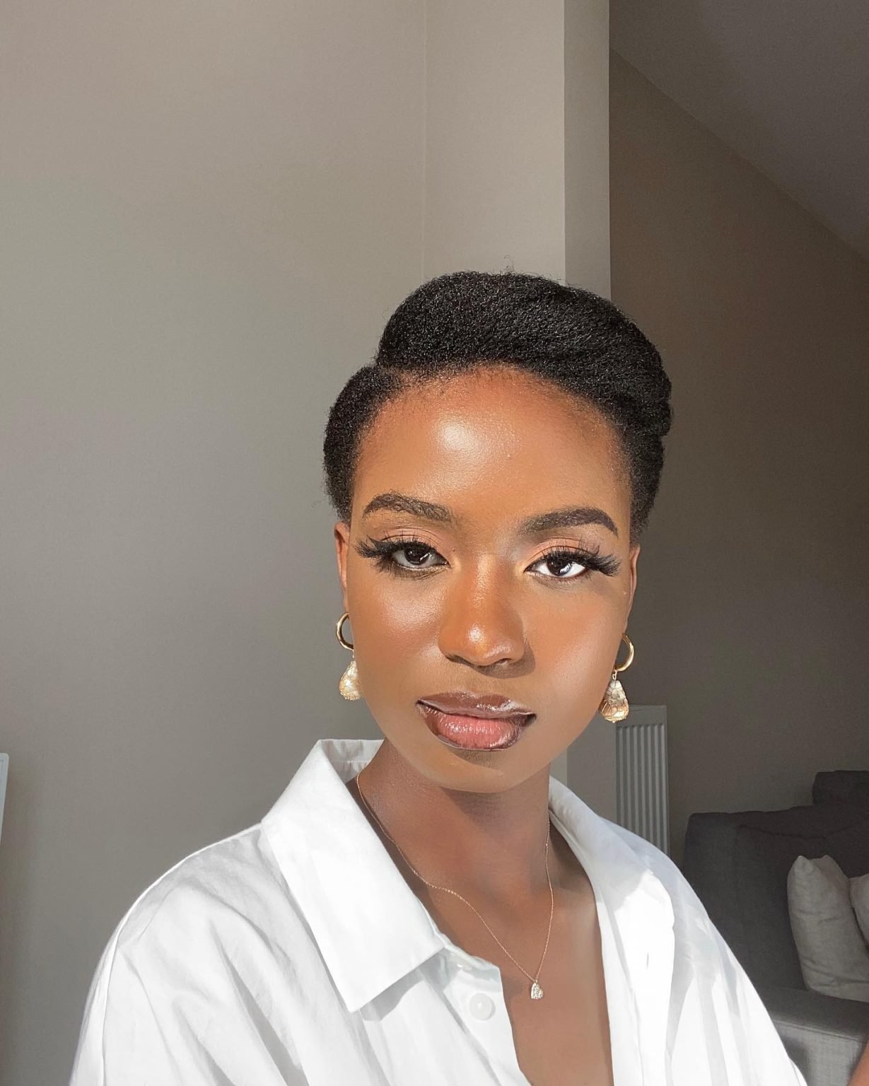 24 Interview Hairstyles - Scan to Talk