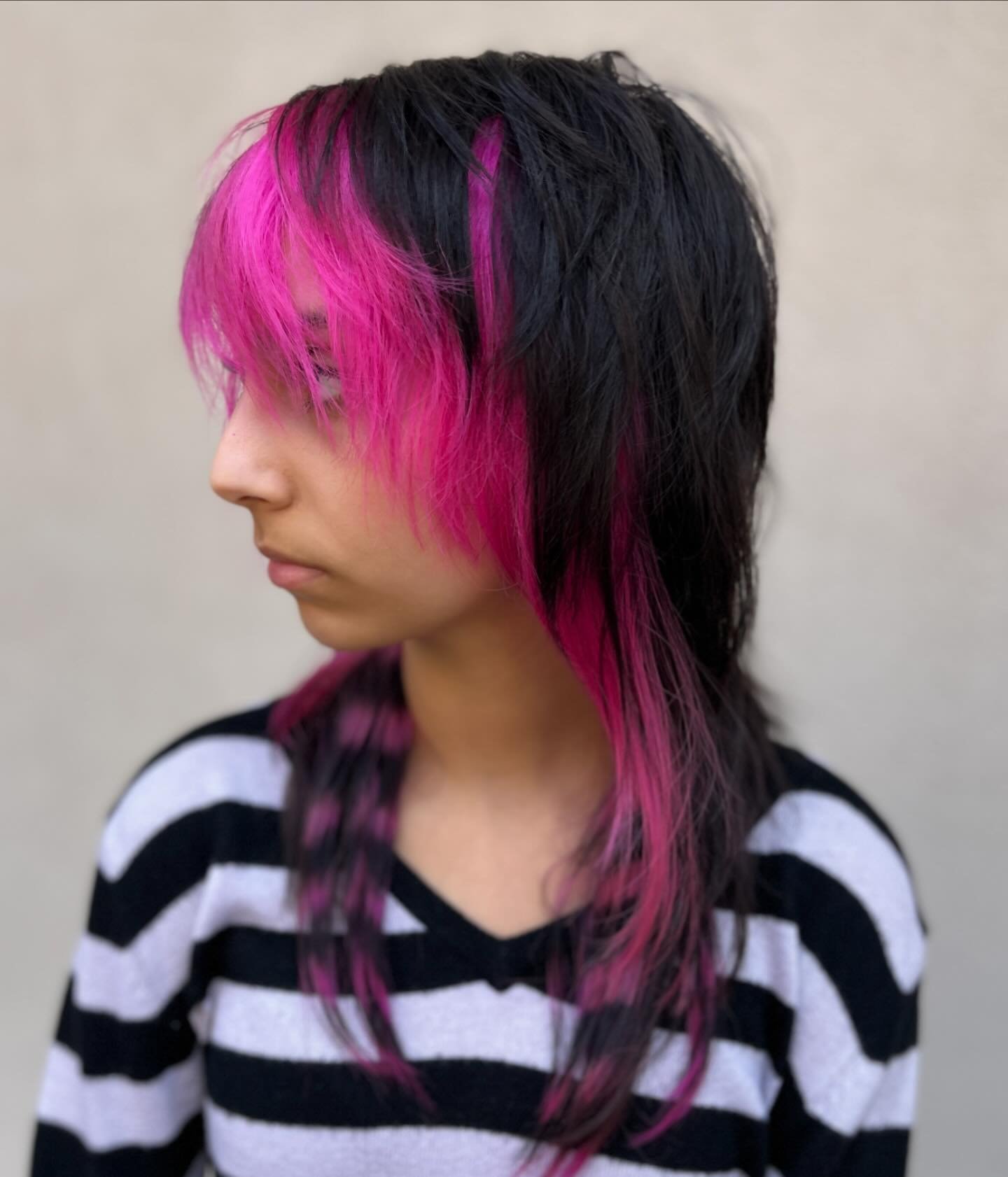 27 Short Goth Haircuts - Scan to Talk