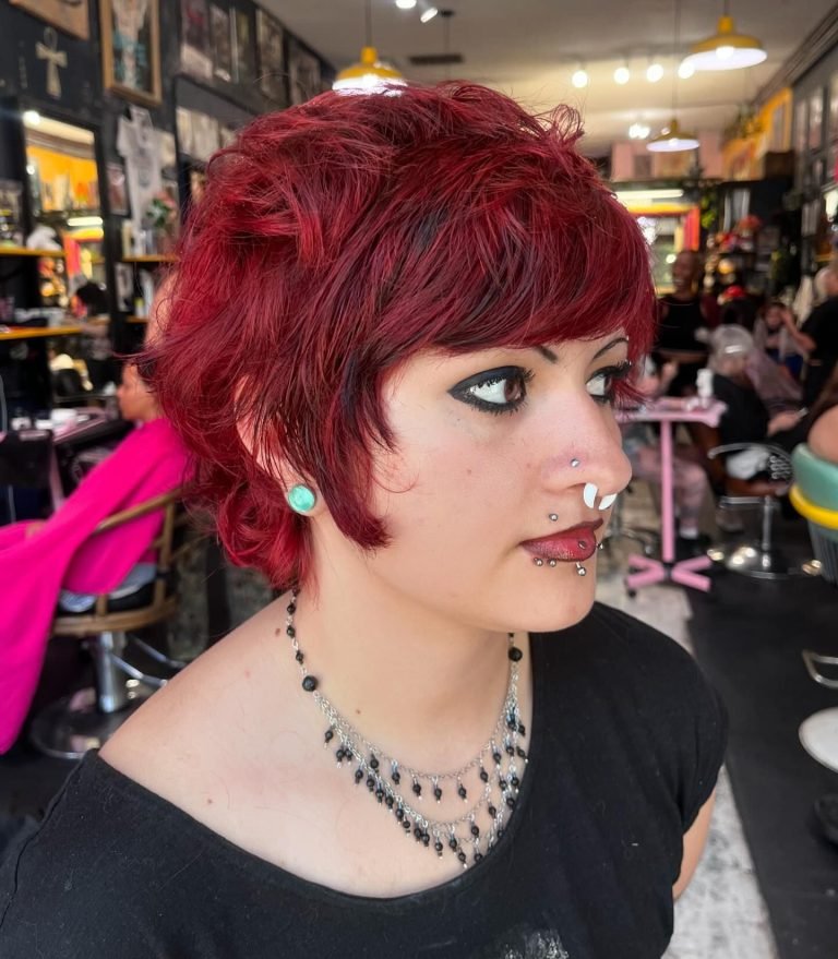 27 Short Goth Haircuts - Scan to Talk