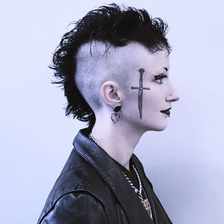 27 Short Goth Haircuts - Scan to Talk