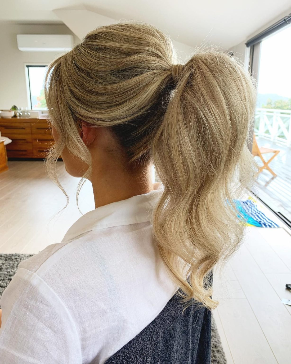 25 High Ponytail Hairstyles - Scan to Talk