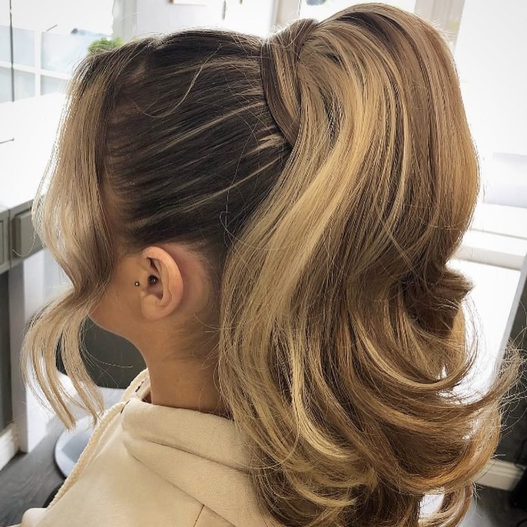 25 High Ponytail Hairstyles - Scan to Talk