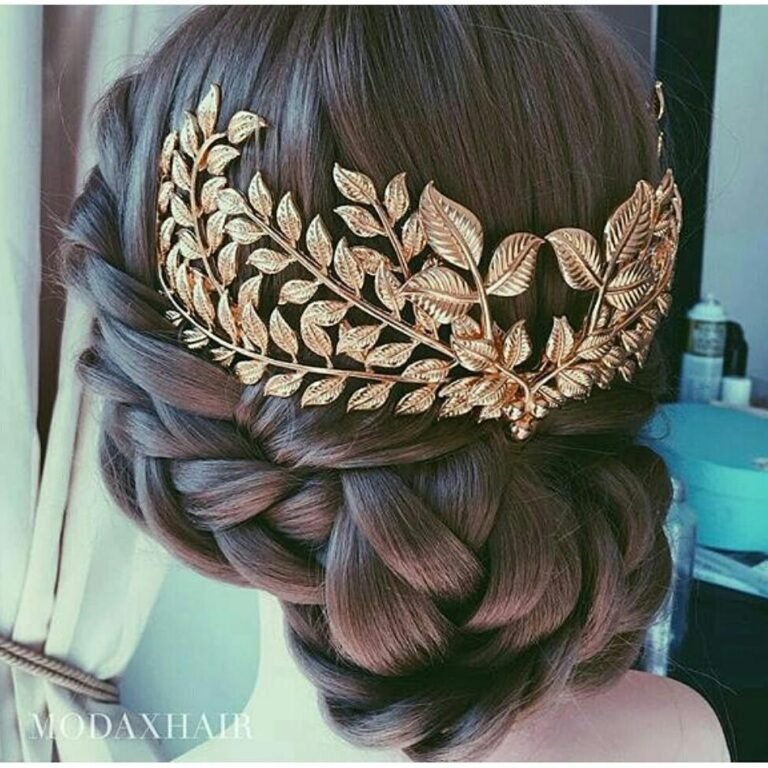 23 Enchanting Greek Goddess Hairstyles to Unleash Your Inner Mythical ...